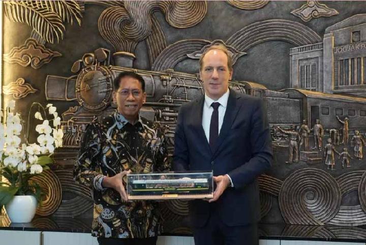 KAI and French Ambassador to Unveil Plaque on French Poet Arthur ...