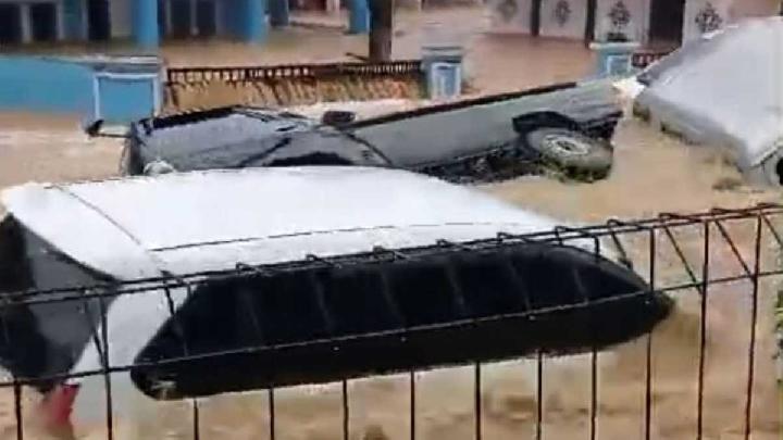 Landslides, Floods Strike West Java's Sukabumi; 3 Killed, 4 Missing ...