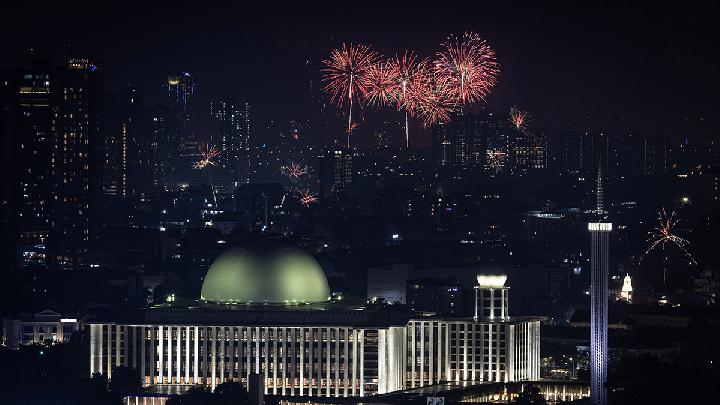 Sambut Tahun Baru 2025, Monas Suguhkan Pertunjukan Kembang Api dan Video Mapping | tempo.co