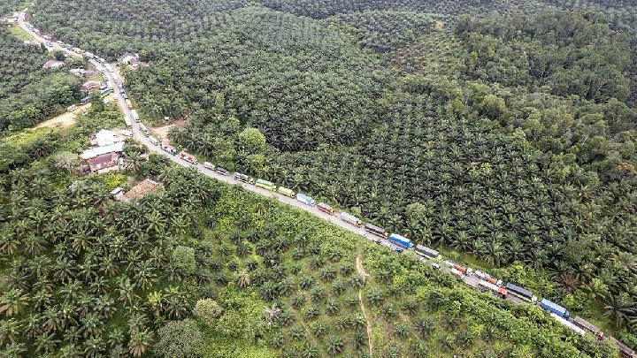 Trans-Sumatra Highway Impassable Due to Floods in Jambi - foto En.tempo.co