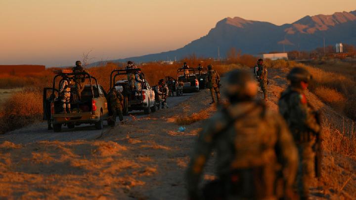 Mexican Troops Deployed to Border as Part of Deal to Pause US Tariffs ...