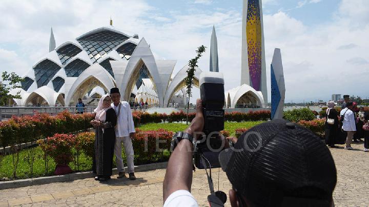 Al Jabbar Mosque Built for Rp1.2 Trillion - foto En.tempo.co