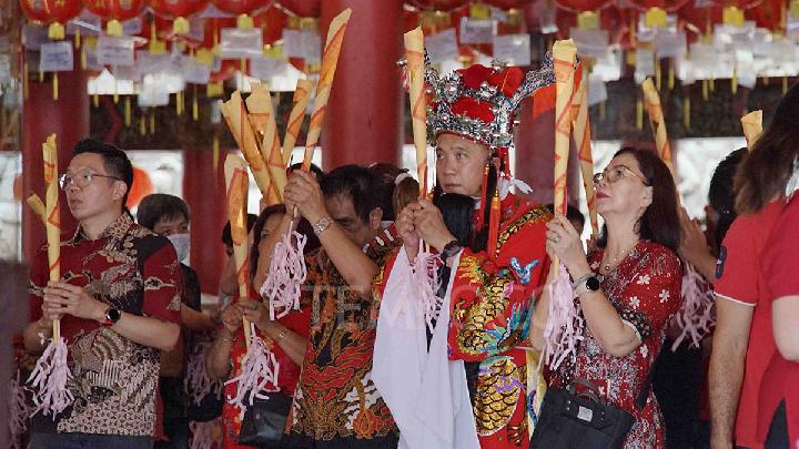 Ci Swak Ritual during Cap Go Meh Celebration in Sam Poo Kong Temple ...