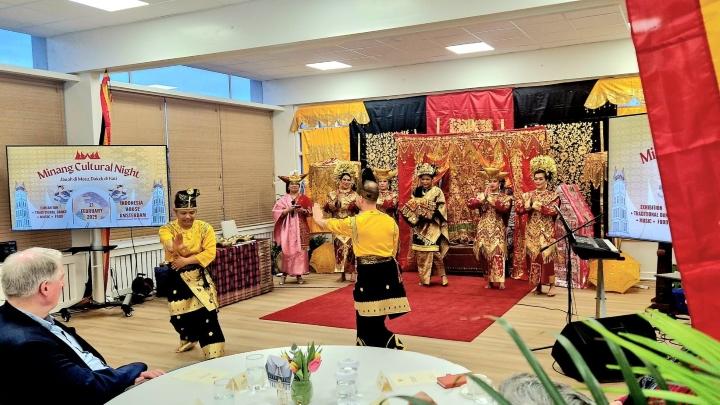First Minang Culture Festival Held in the Netherlands - Life En.tempo.co
