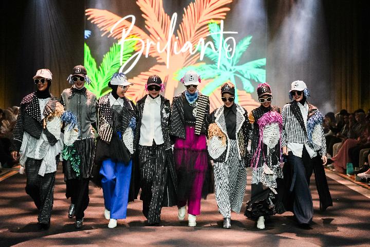 Satu Dekade MUFFEST+: Modest Fashion Indonesia Kian Mendunia - Event ...