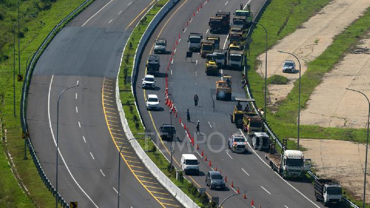 Tol Cisumdawu KM 177 Retak dan Amblas Akibat Pergerakan Tanah | tempo.co