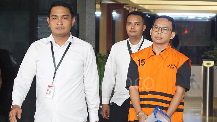 Pemeriksaan Tersangka Korupsi Transaksi Gas Danny Praditya | tempo.co