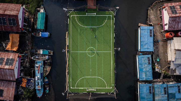 Penampakan Lapangan Apung di Muara Angke | tempo.co