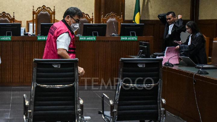 Charles Sitorus Dituntut 4 Tahun Penjara Perkara Impor Gula | tempo.co