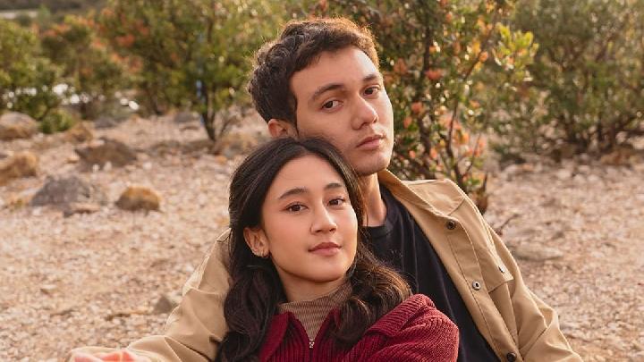 Kisah Cinta Keisya Levronka dan Nyoman Paul dalam Lagu Denganmu Saja ...