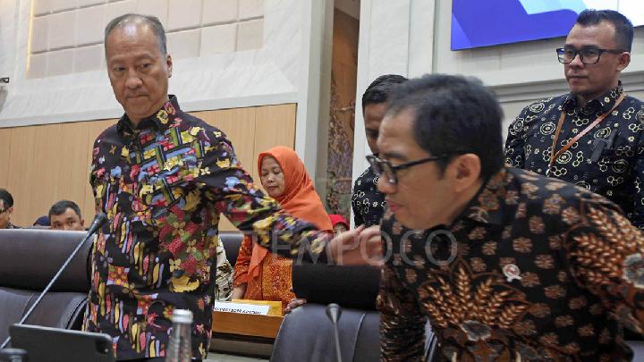 Menperin Agus Gumiwang Raker dengan Komisi VII | tempo.co