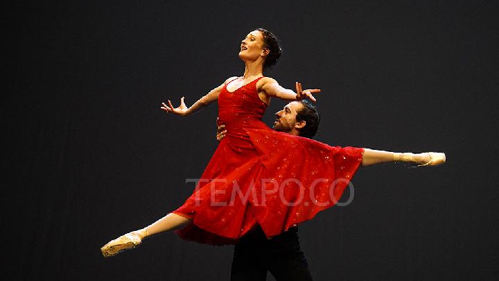 Perkawinan Balet dan Tari Bedhaya di Indonesian Ballet Gala 2025 | tempo.co