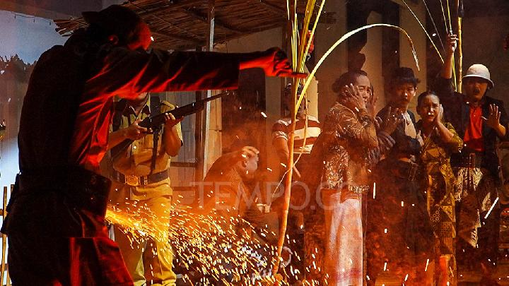 Pameran Tunggal Moelyono dan Seni Rupa Ludrukan Desa | tempo.co