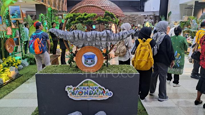 Mengintip Keeksotisan Teluk Wondama Papua Barat di Sarinah | tempo.co