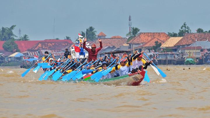 Target Pengunjung Festival Perahu Bidar Tradisional dari Warga Lokal ...