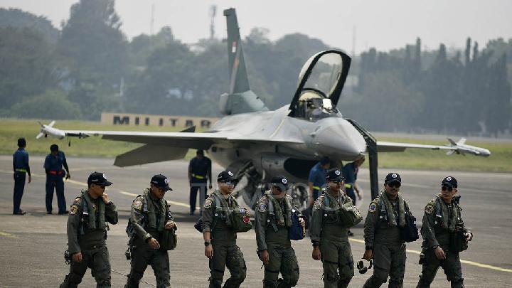 Fighter Jet Training for Indonesia's Military Honor Ceremony - foto En ...