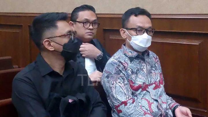 Koper Berisi Uang Suap Hakim Perkara Korupsi CPO Sempat Dibawa ke PN ...