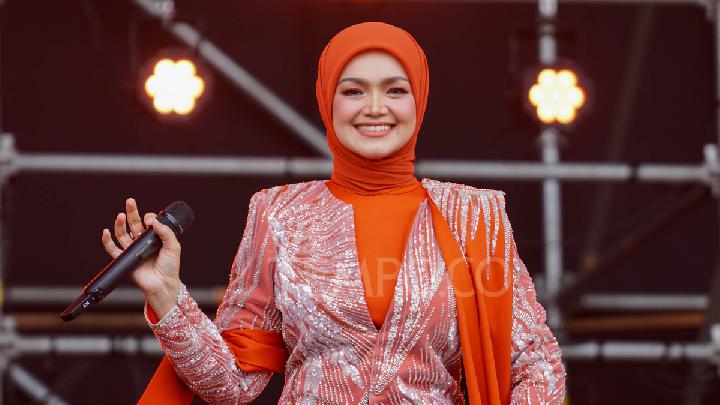 Siti Nurhaliza Ajak Bernostalgia Lagu Melayu di Pestapora 2025 | tempo.co
