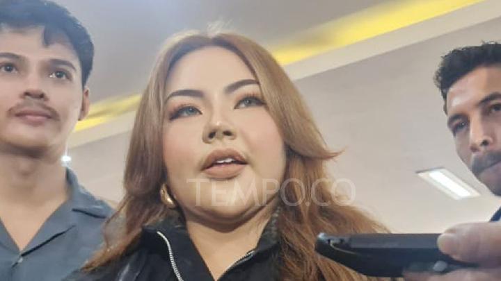 KPK Dalami Pengakuan Lisa Mariana soal Dapat Duit dari Ridwan Kamil | tempo.co