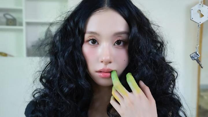 Chaeyoung TWICE Rilis Album Solo Lil Fantasy Vol. 1 | tempo.co