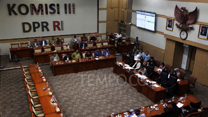 Komisi III DPR Gelar RDP dengan Hakim Ad Hoc Bahas Tunjangan | tempo.co