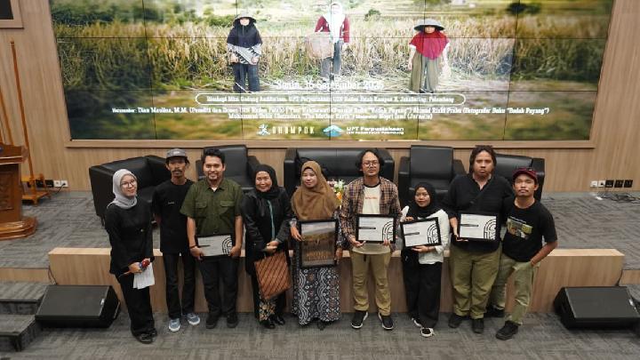 Film Dokumenter Tunggu Tubang, Ketahanan Pangan Versi Masyarakat Adat ...