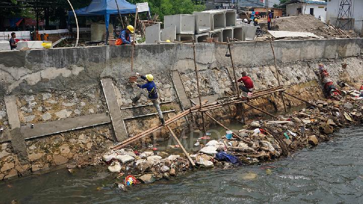 Pembangunan Embung Kemang Utara | tempo.co