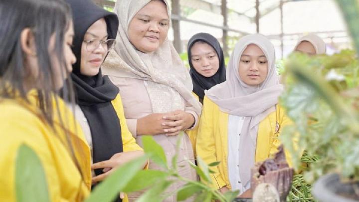 3 Jenis Bunga Bangkai Ditanam di Rumah Kaca Laboratorium Biologi ULM ...