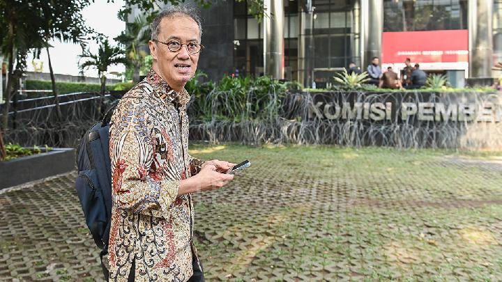KPK Periksa Tersangka Korupsi Pengadaan EDC BRI Indra Utoyo | tempo.co