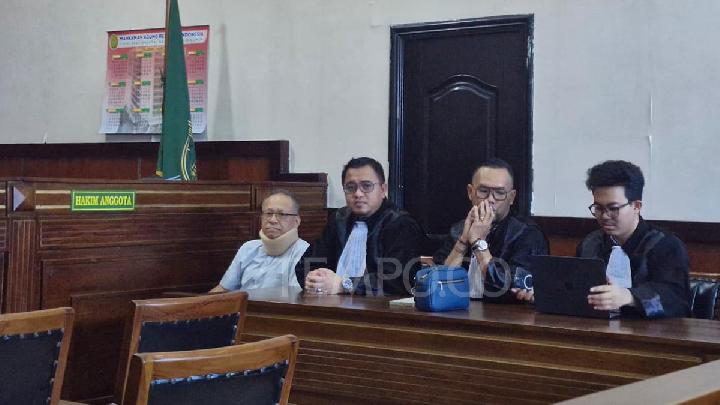 Alasan Sidang Putusan Firman Hertanto Ditunda | tempo.co