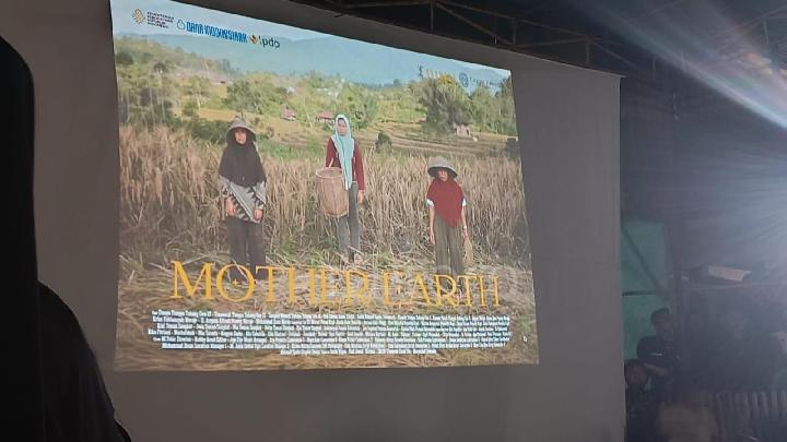 Pemutaran Film Tunggu Tubang Jadi Nostalgia Layar Tancap di Semende ...