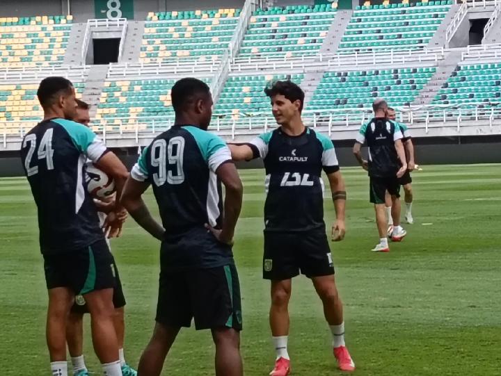 Jadwal Persebaya Surabaya vs Arema FC, Derby Panas di Gelora Bung Tomo ...