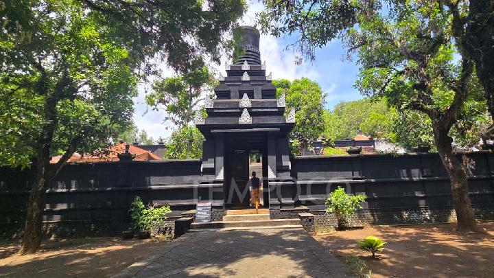 H-1 Pemakaman Pakubuwono XIII, Makam Raja-raja Imogiri Masih Lengang ...
