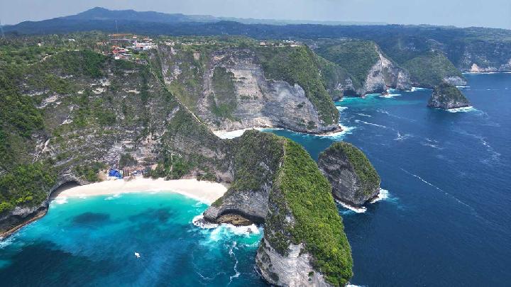 Bali Halts Glass Elevator Project at Kelingking Beach - foto En.tempo.co