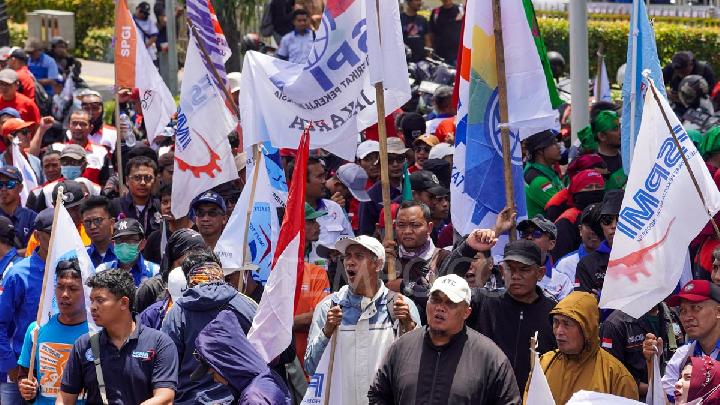 Daftar Wilayah UMK Tertinggi dan Terendah 2026 | tempo.co