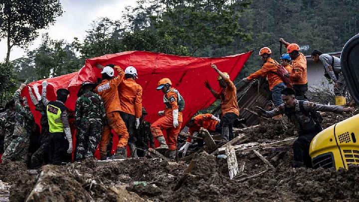 Pencarian Korban Tanah Longsor Banjarnegara Berlanjut, 25 Warga Masih ...