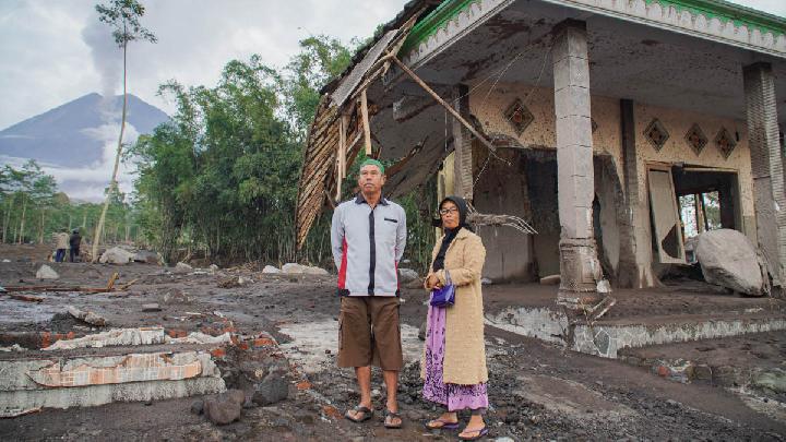 Aktivitas Gunung Semeru Masih Tinggi, Badan Geologi Pertahankan Status ...
