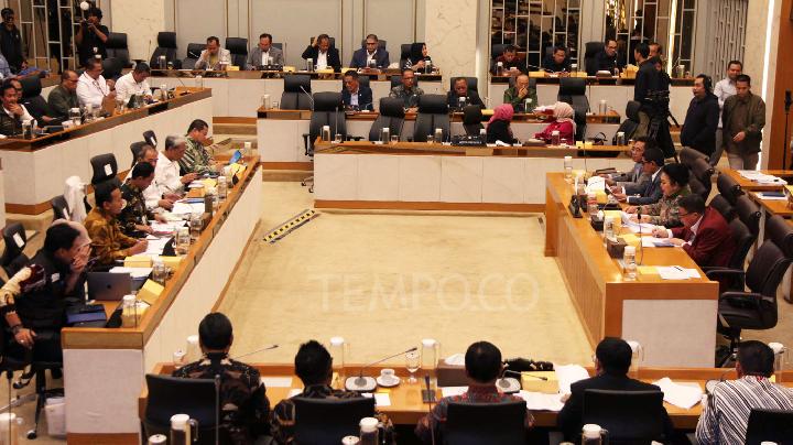 Kementerian Kehutanan dan Komisi IV DPR Rapat Bahas Banjir | tempo.co