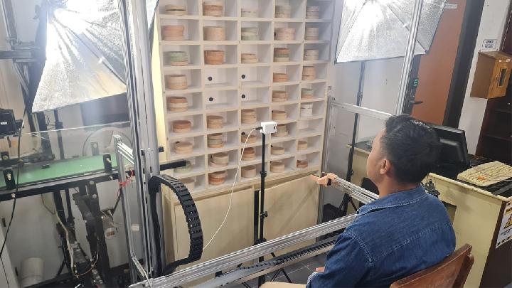 Riset UNS Kembangkan Kendali Robot Lewat Gerakan Mata | tempo.co