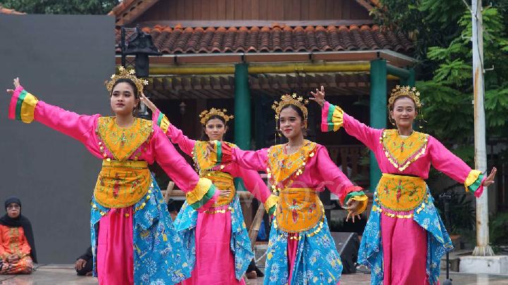 Keseruan Gebyar Seni Budaya Betawi Setu Babakan | tempo.co