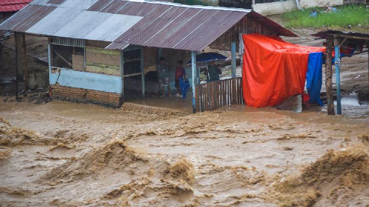 Hujan Ekstrem Lagi, Banjir Parah Lagi di Sumatera Barat | tempo.co