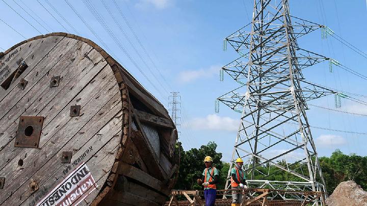 Proyek GITET Kalipuro Perkuat Sistem Kelistrikan Jawa-Bali | tempo.co