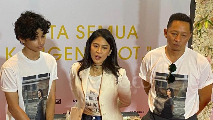 Cerita Dian Sastrowardoyo Jatuh dari Kuda saat Syuting | tempo.co