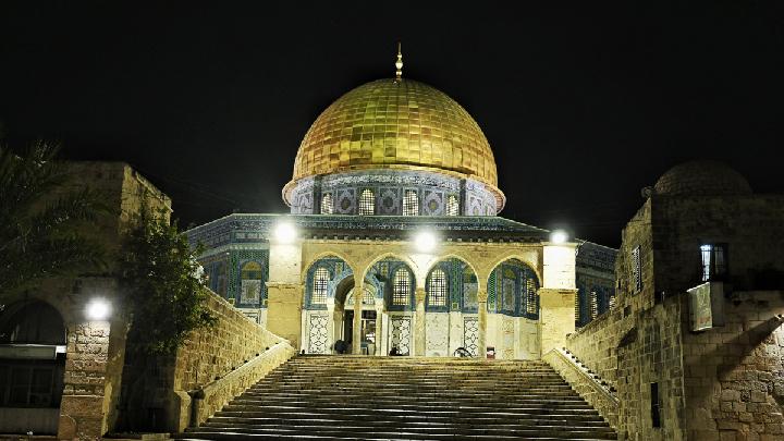 Religious Tourism at Al-Aqsa Mosque Compound - foto En.tempo.co