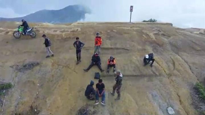 Pendakian Dibuka Kembali, TWA Kawah Ijen Buat Evaluasi Ini | tempo.co