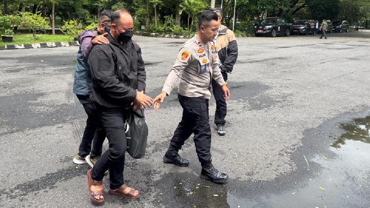 Bandar Narkoba Ko Erwin Akan Diperiksa Bareng Tersangka Lain | tempo.co