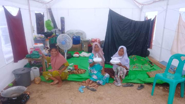 Korban Banjir Sumatera di Tapanuli Kekurangan Air Bersih
