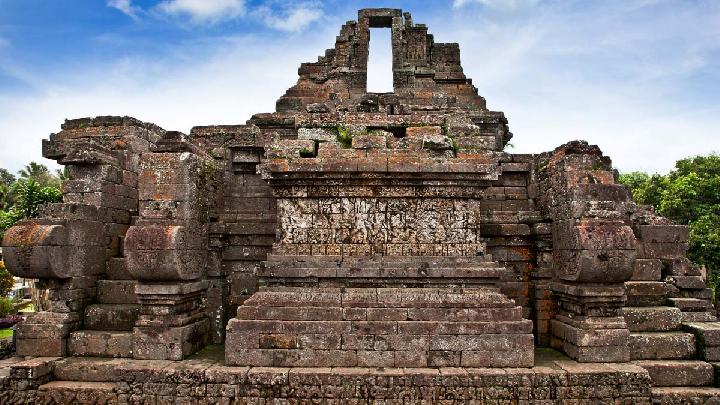 Menyusun Kembali Serpihan Kejayaan Singhasari di Candi Jago | tempo.co