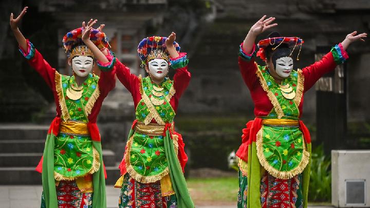 150 Penari Topeng Meriahkan Hari Tari Sedunia di TMII | tempo.co