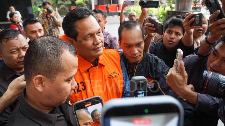 KPK Tahan Bupati Muara Enim Edison | tempo.co